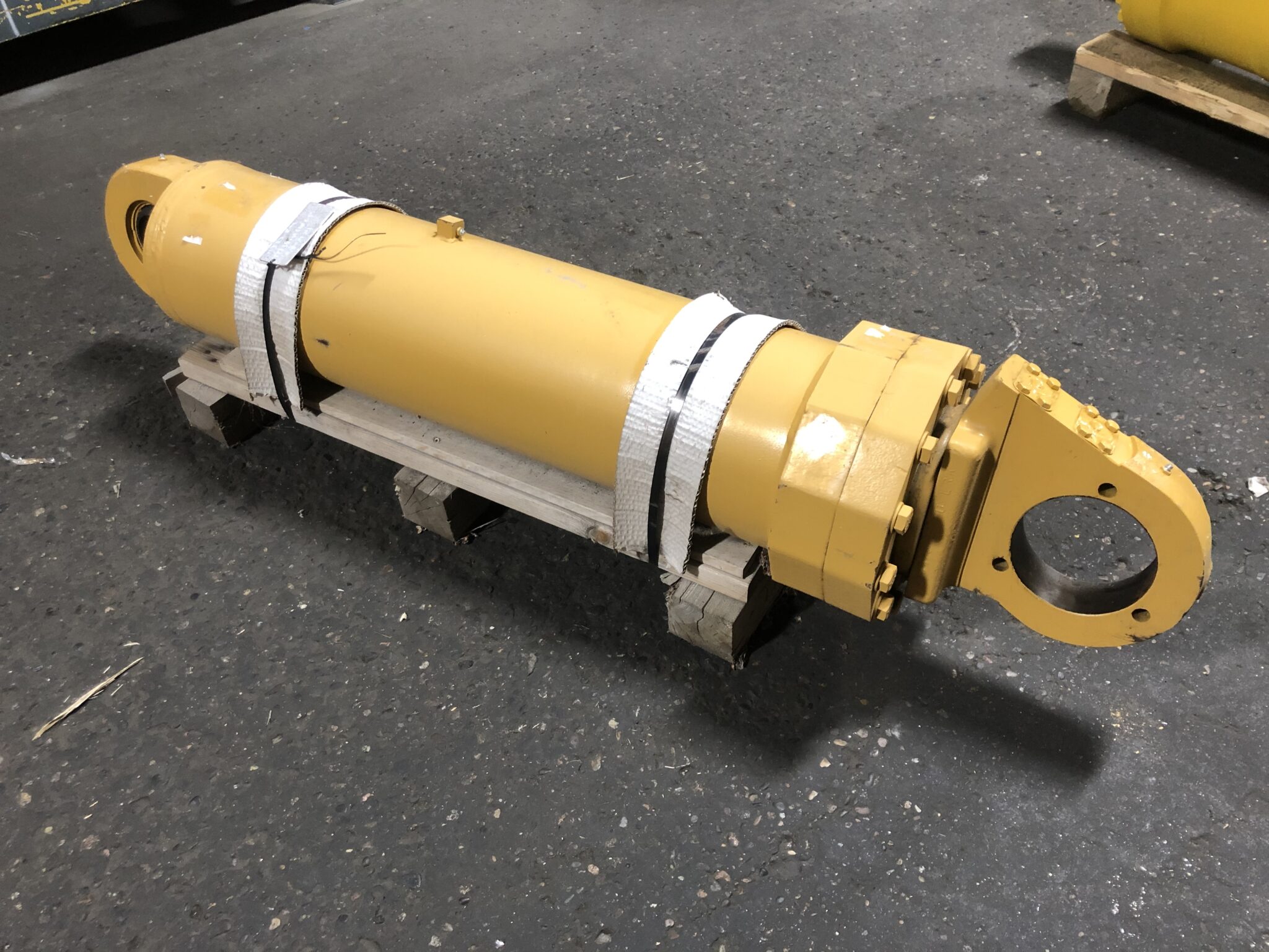 Mining Equipment Steering and Hoist Cylinders | H-E Parts